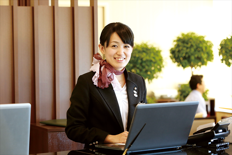 インターンシップや海外での経験が私をこの業界へと導きました。｜PROUD BLUE #つなぐ神大