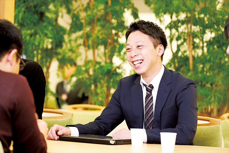 学部や専攻にとらわれすぎない。学ぶ姿勢の先に、進むべき道はある。｜PROUD BLUE #つなぐ神大